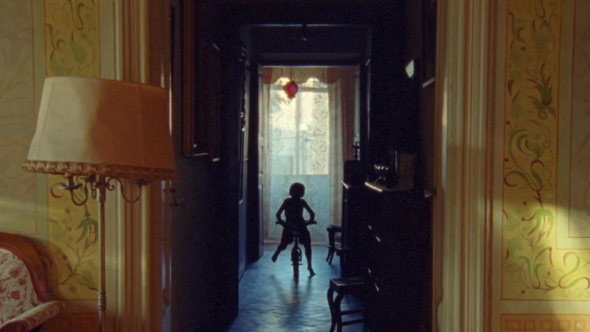 Can Carreras: last days of summer- Music video by Irene Baqué On Postpace